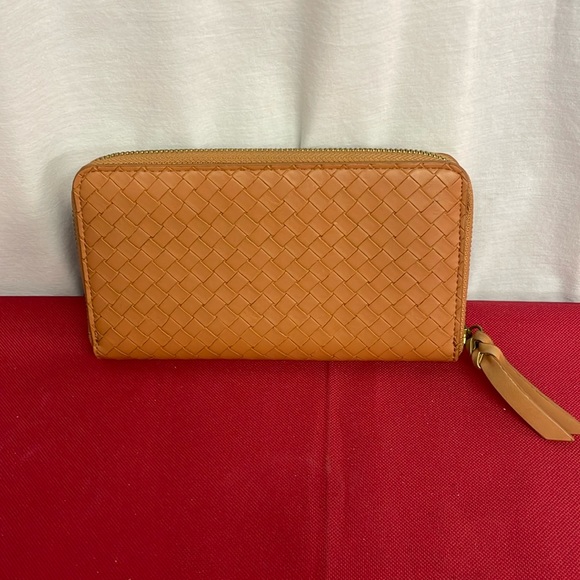 Universal Thread | Bags | Universal Thread Zip Up Wallet Carmel | Poshmark